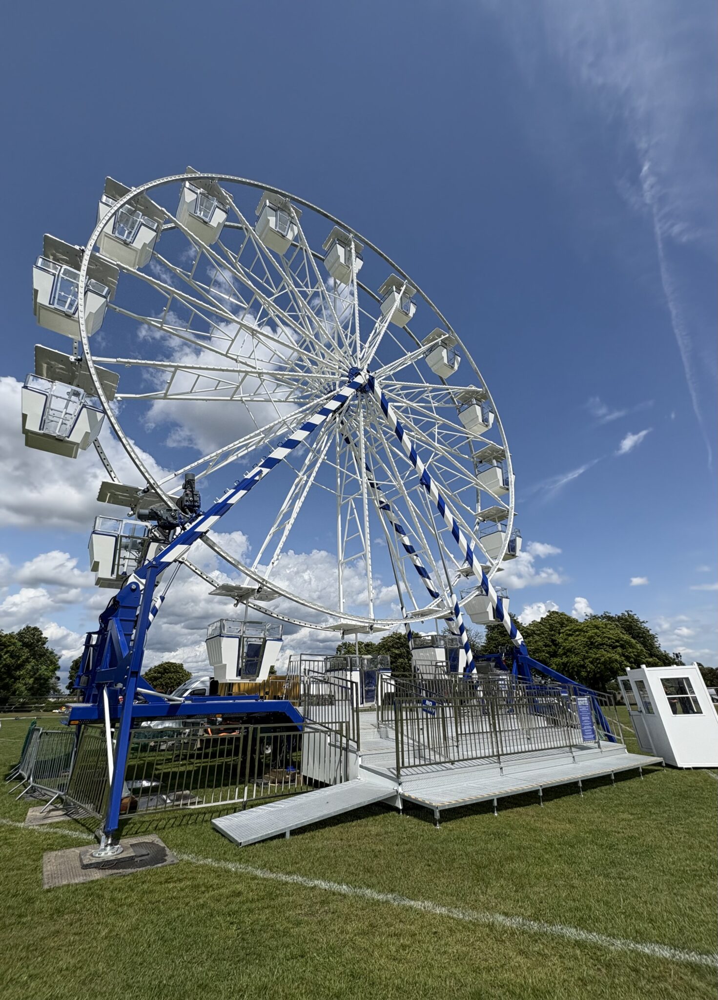 Colchester skyline sparkles with St Nicholas Square 25m Christmas Wheel ...
